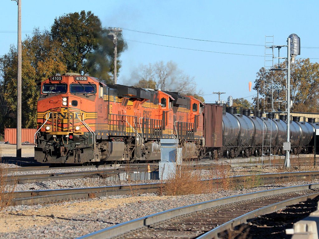 BNSF 4105